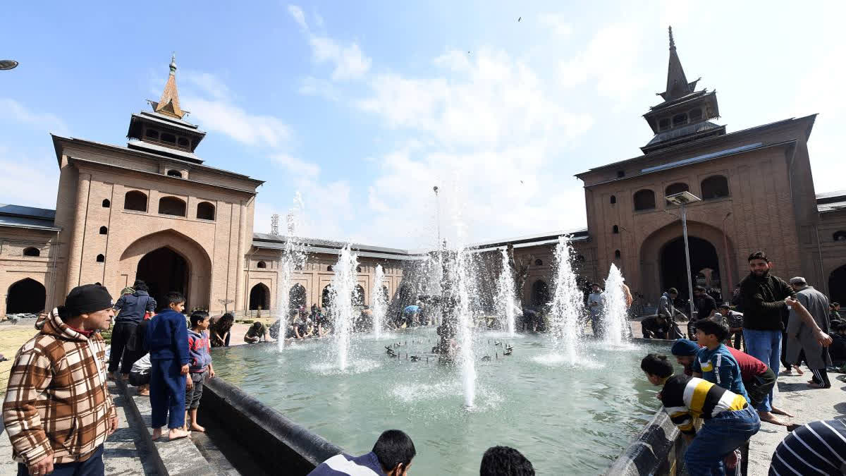 Extremely Regrettable And Condemnable: Mirwaiz Umar Farooq Criticizes ...