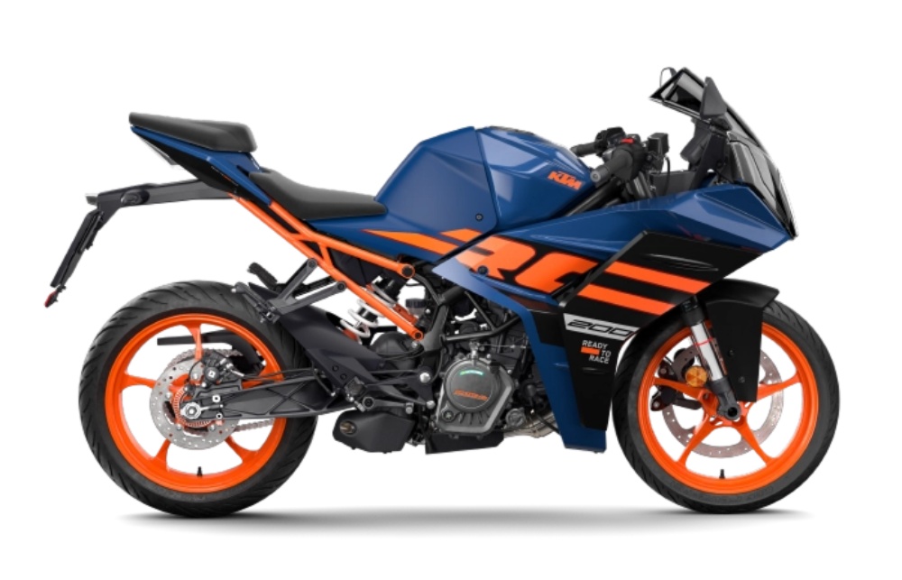 नए TFT इंस्ट्रूमेंट क्लस्टर के साथ लॉन्च हुई KTM RC 200, कीमत में भी ...