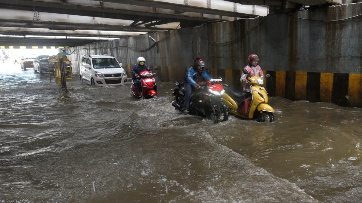 Rs 10 Lakh Fine On 4 Mini Pumping Station Operators For Waterlogging ...