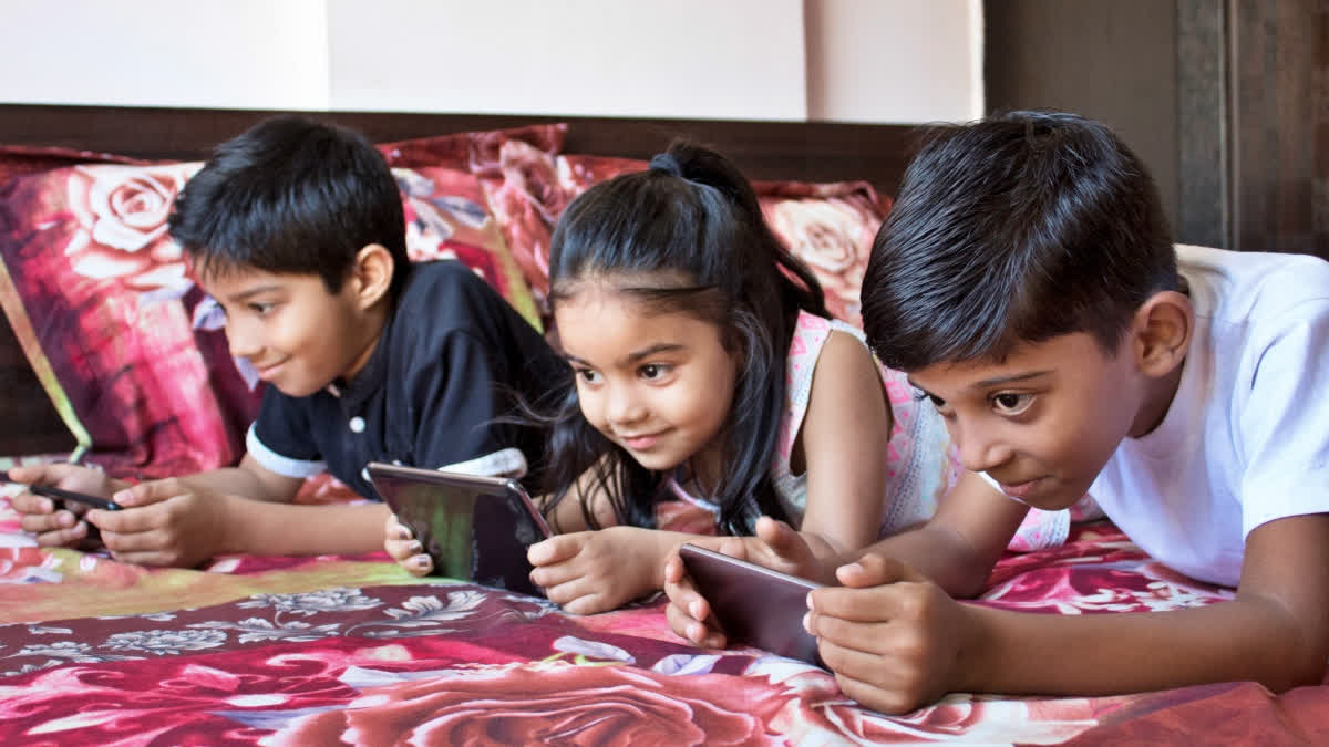 Should Schools Ban Phones? Here’s What the Research Says