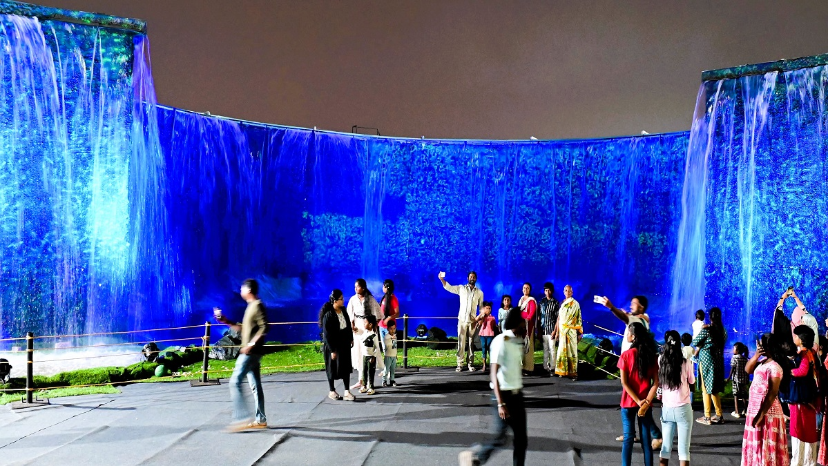 Showstopper: Bengaluru's Own Niagara Falls At Family Fair Brings The ...