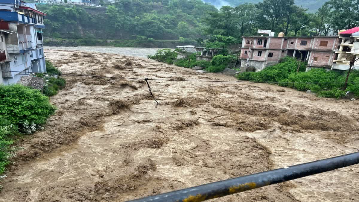 Schools Shut In 4 Districts, Several Places See Widespread Destruction As Heavy Rains Batter ...