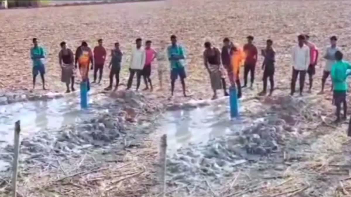 Chhattisgarh: Borewell Spews Flames and Gas in Farmer's Field at ...