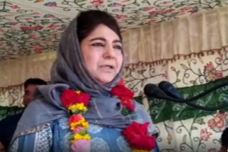 पाक में लिंच करने वाले 6 लोगों को फांसी दी गई और भारत में मालाओं से ...