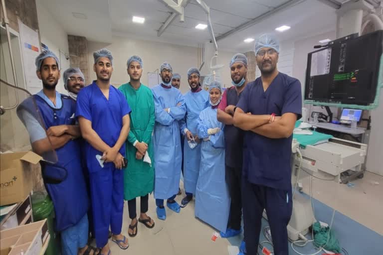 Rewa Hospital News:डाक्टरों का कमाल, मरीज के दिल में LOT-CRT डिवाइस ...