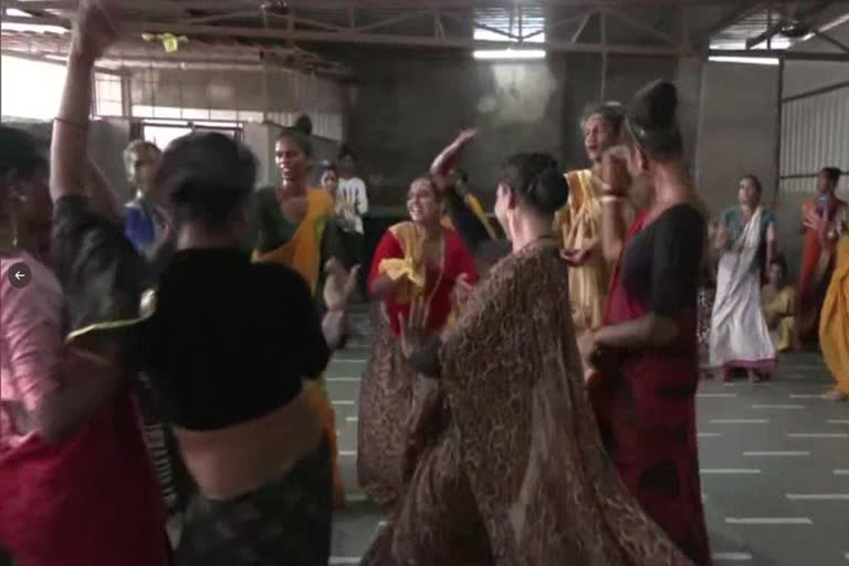 Transgender learning Garba ahead of Navratri celebrations in Surat ...
