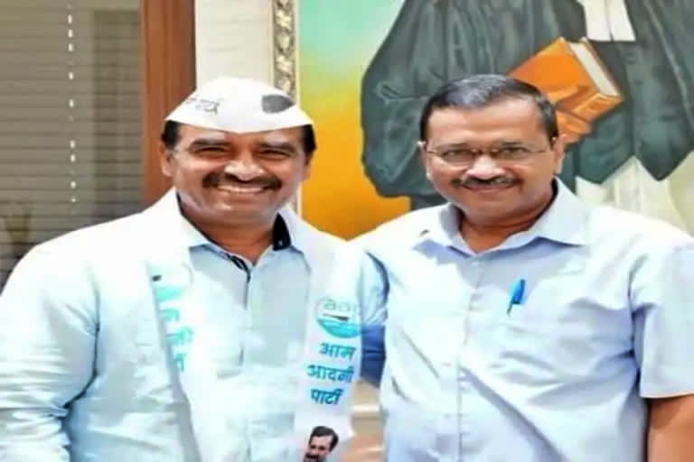 Gujarat: AAP candidate booked for slapping toll booth staff near ...