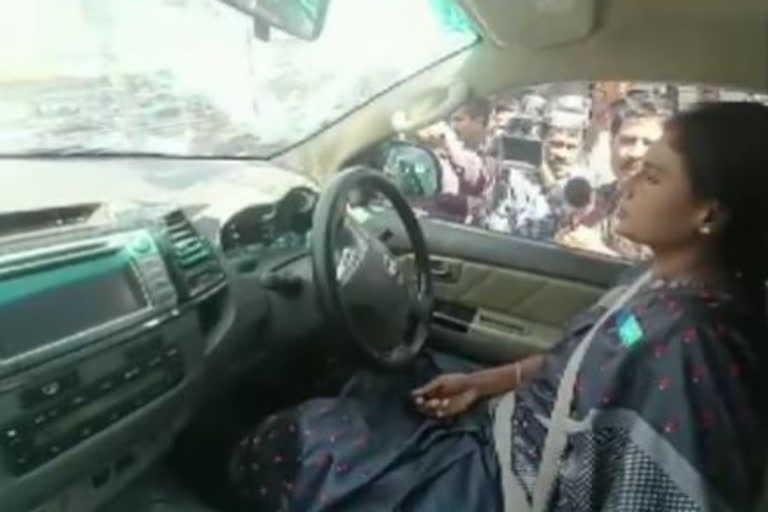 YSRTP chief YS Sharmila seated in car towed away by police in Hyderabad