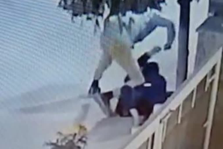 Ludhiana: CCTV footage emerges of robber attacking woman with knife as ...