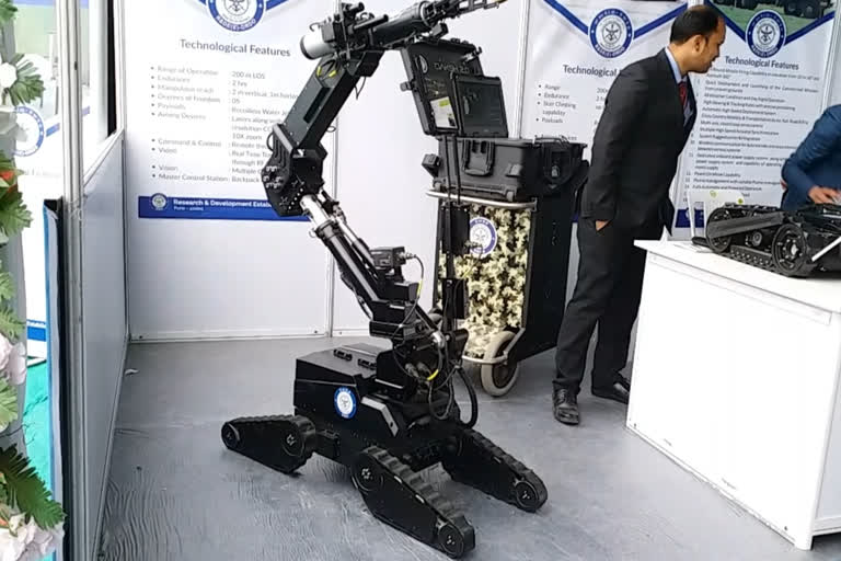 DRDO displays newly developed 'CSROV' robot at 108th National Science ...