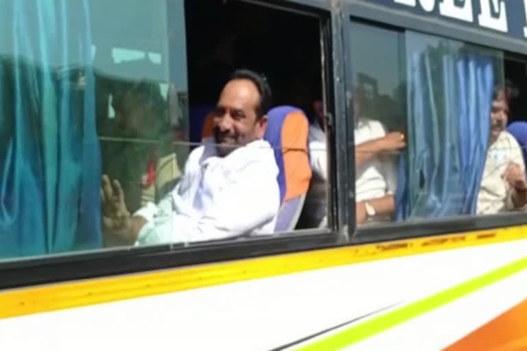 మాచర్లలో హైఅలర్ట్‌.. టౌన్‌ పోలీస్‌ స్టేషన్‌లో హాజరైన బ్రహ్మారెడ్డి, tdp-leader-julakanti-brahma ...