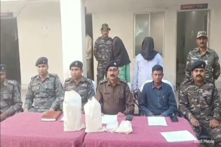 Latehar News: लातेहार पुलिस ने दो किलो अफीम के साथ तस्करों को किया ...