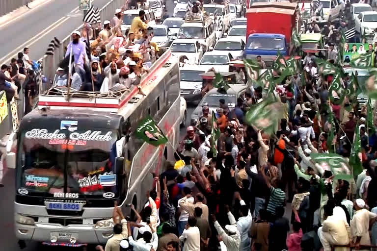 Azadi March: Pakistan cleric takes on Imran Khan