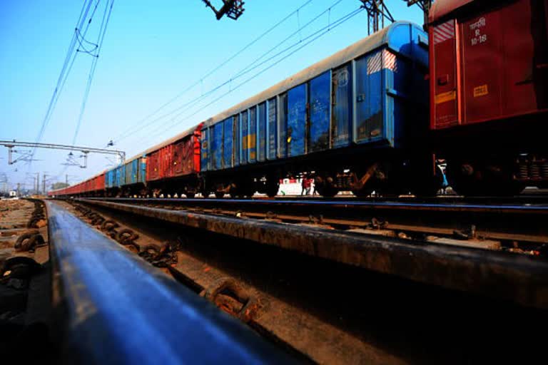 Railways runs record 2.8-km-long 'Shesh Naag' freight train