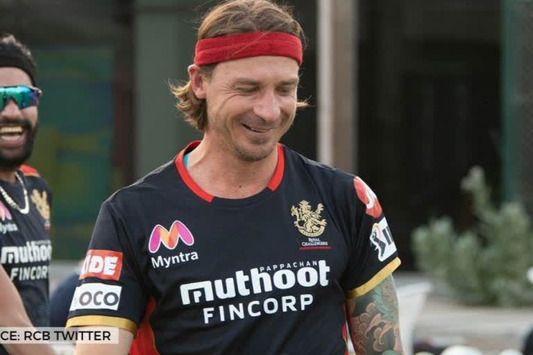 Two of a kind, Steyn and Morris enjoy each other's company at RCB